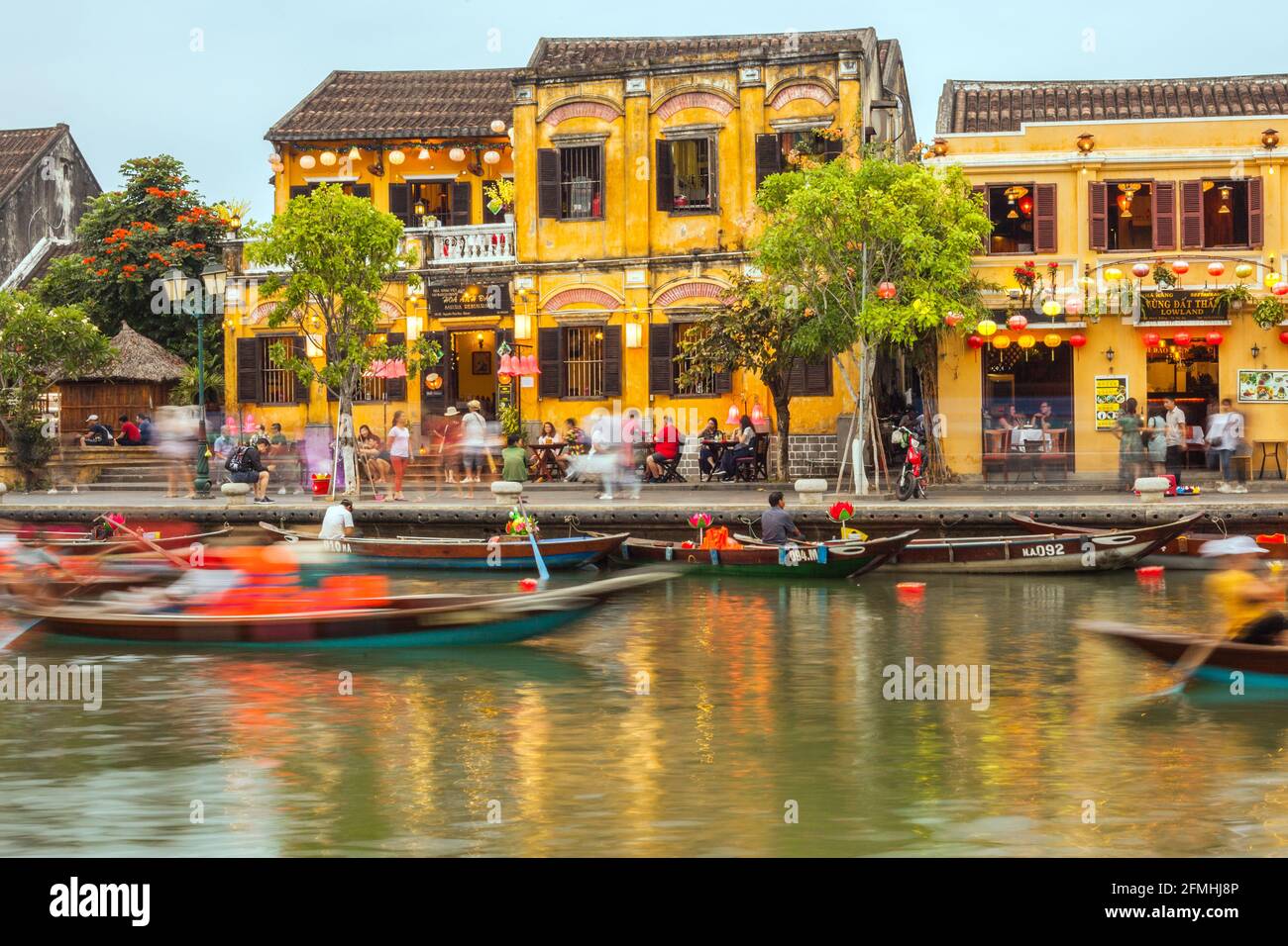 Old store shutter hi-res stock photography and images - Alamy