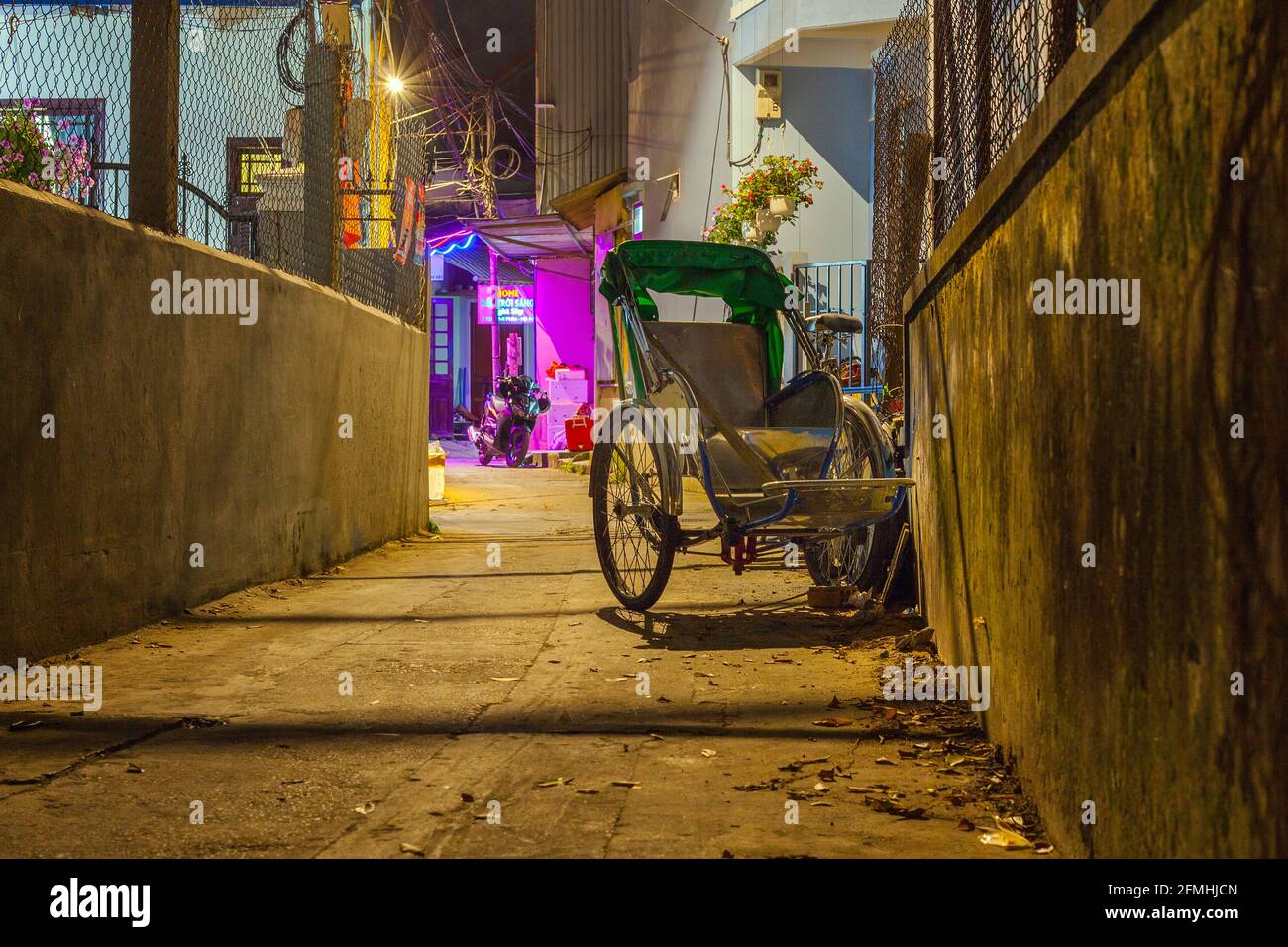 Trishaw vietnam hi-res stock photography and images - Alamy