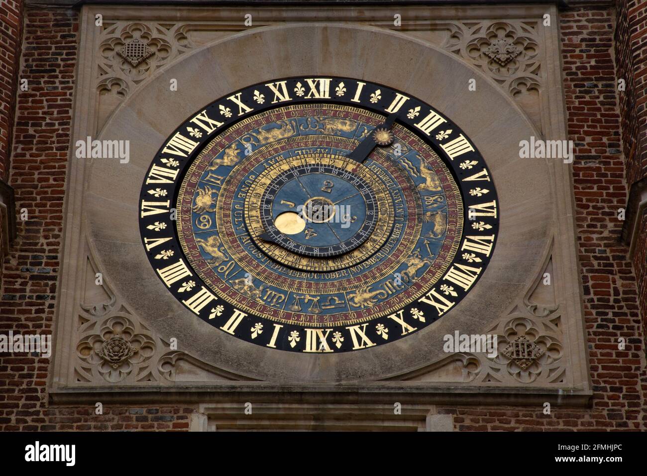 Hampton Court astronomical clock on the gatehouse to the inner court at ...