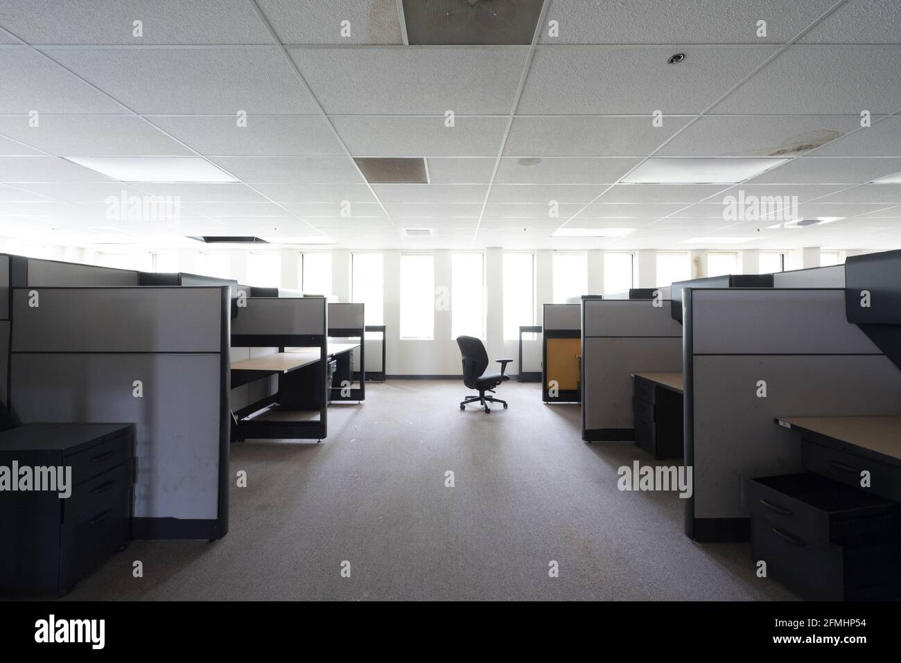 Abandoned office chair hi-res stock photography and images - Alamy