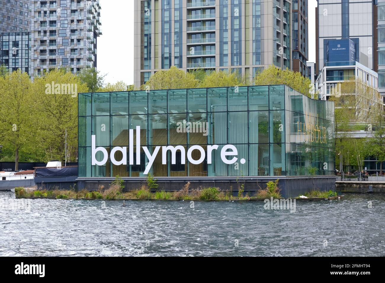 Ballymore's floating Design Cube, a marketing suite for 55 storey high ...