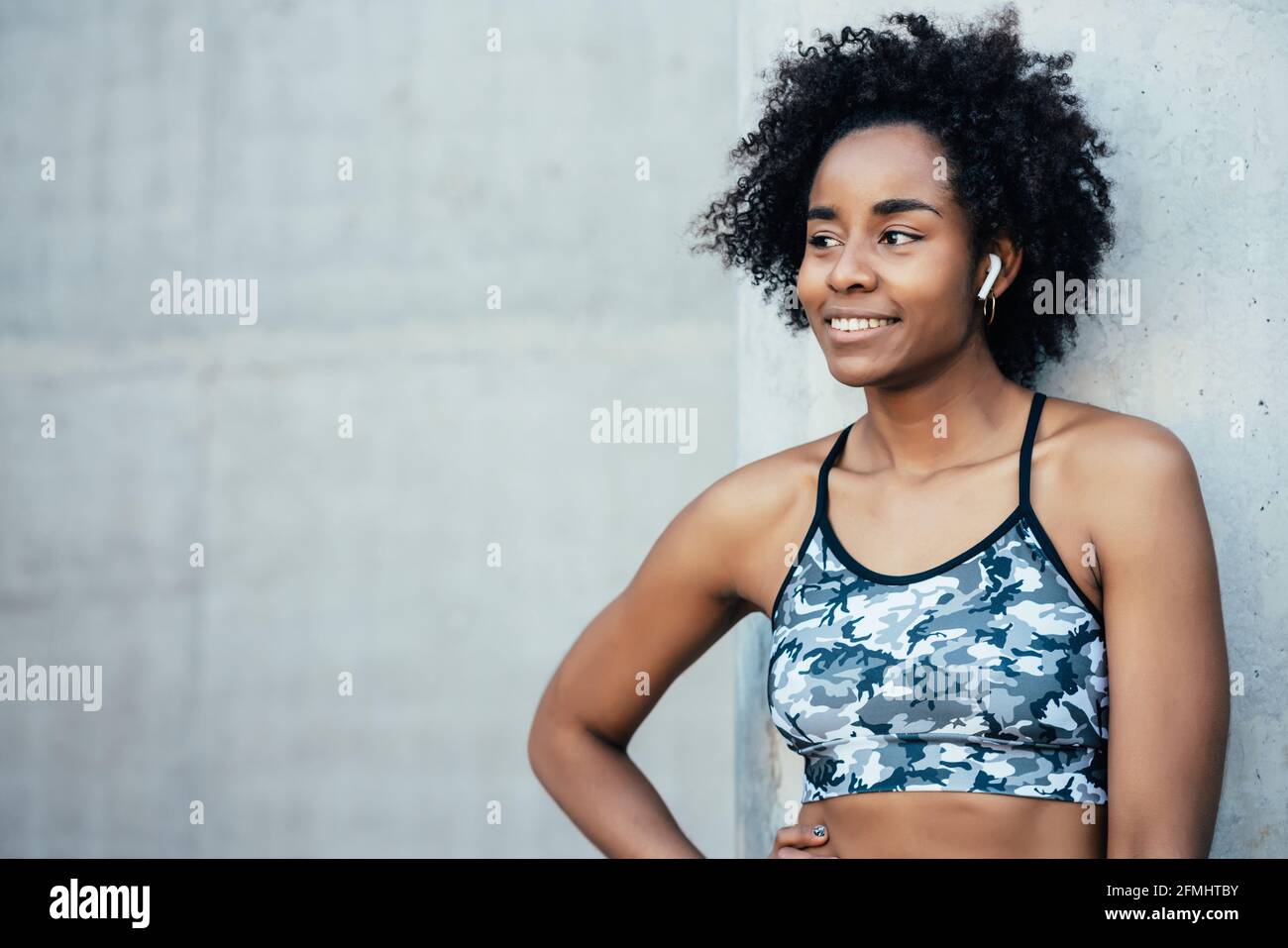 Athletic young woman enjoying hi-res stock photography and images - Alamy