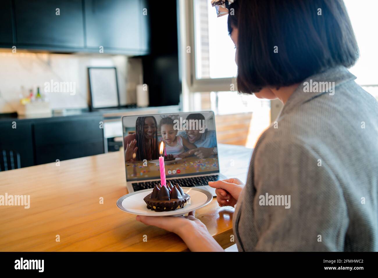 Internet birthday cake hi-res stock photography and images - Alamy