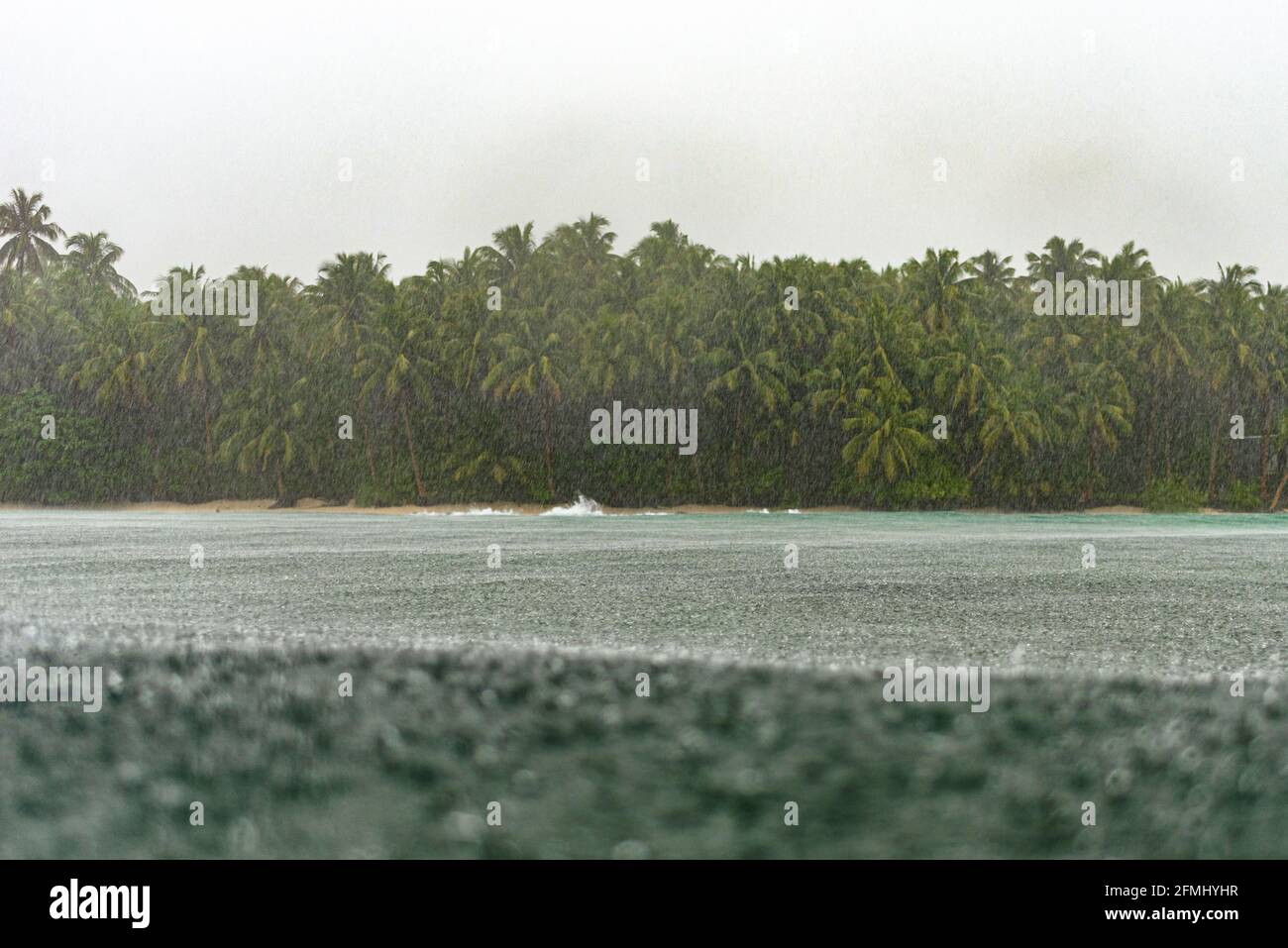 Droplets Hitting The Water Surface Ocean Sea Rain Drops Stock Photo - Alamy