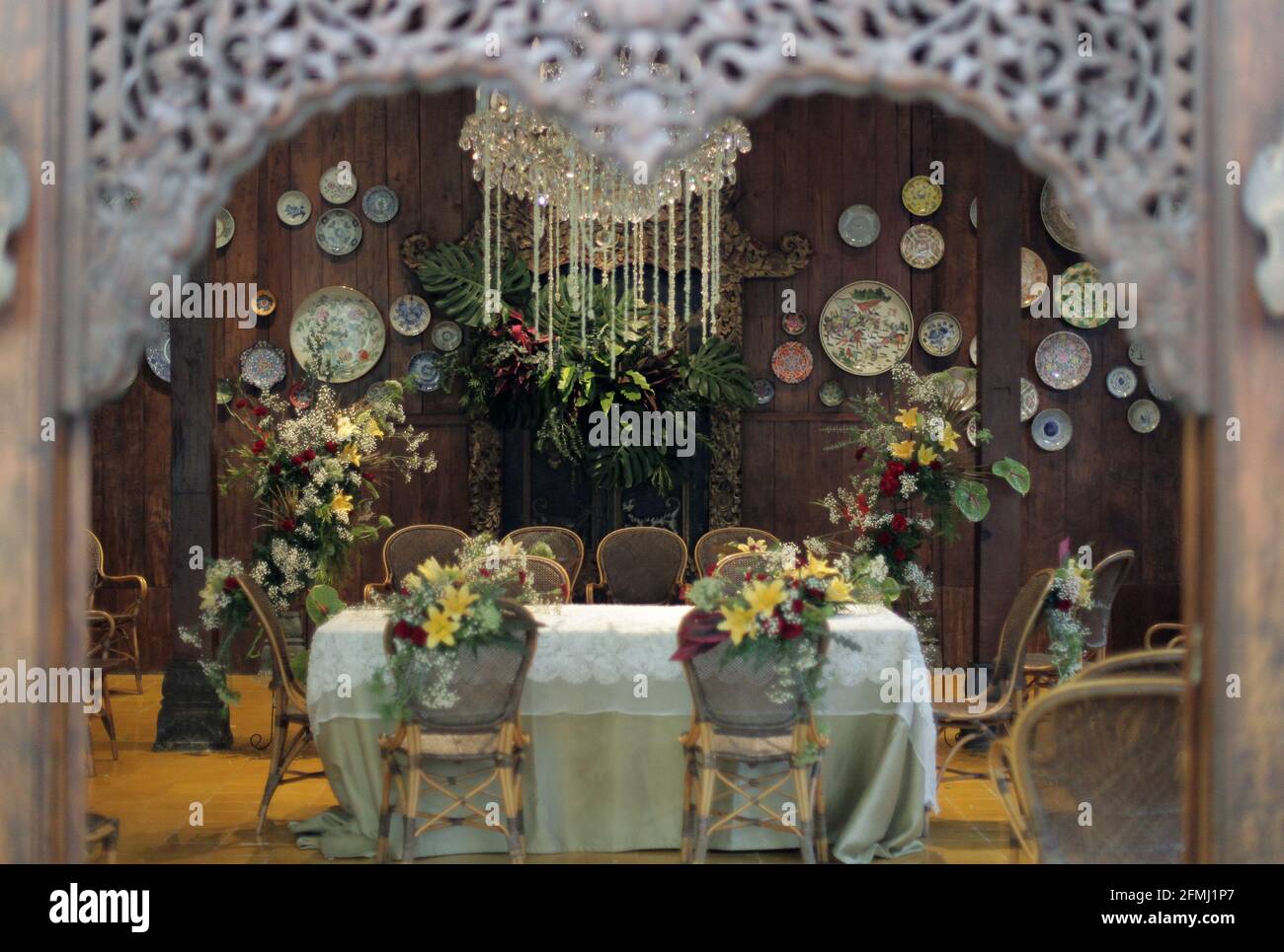Stage flower decoration hi-res stock photography and images - Alamy
