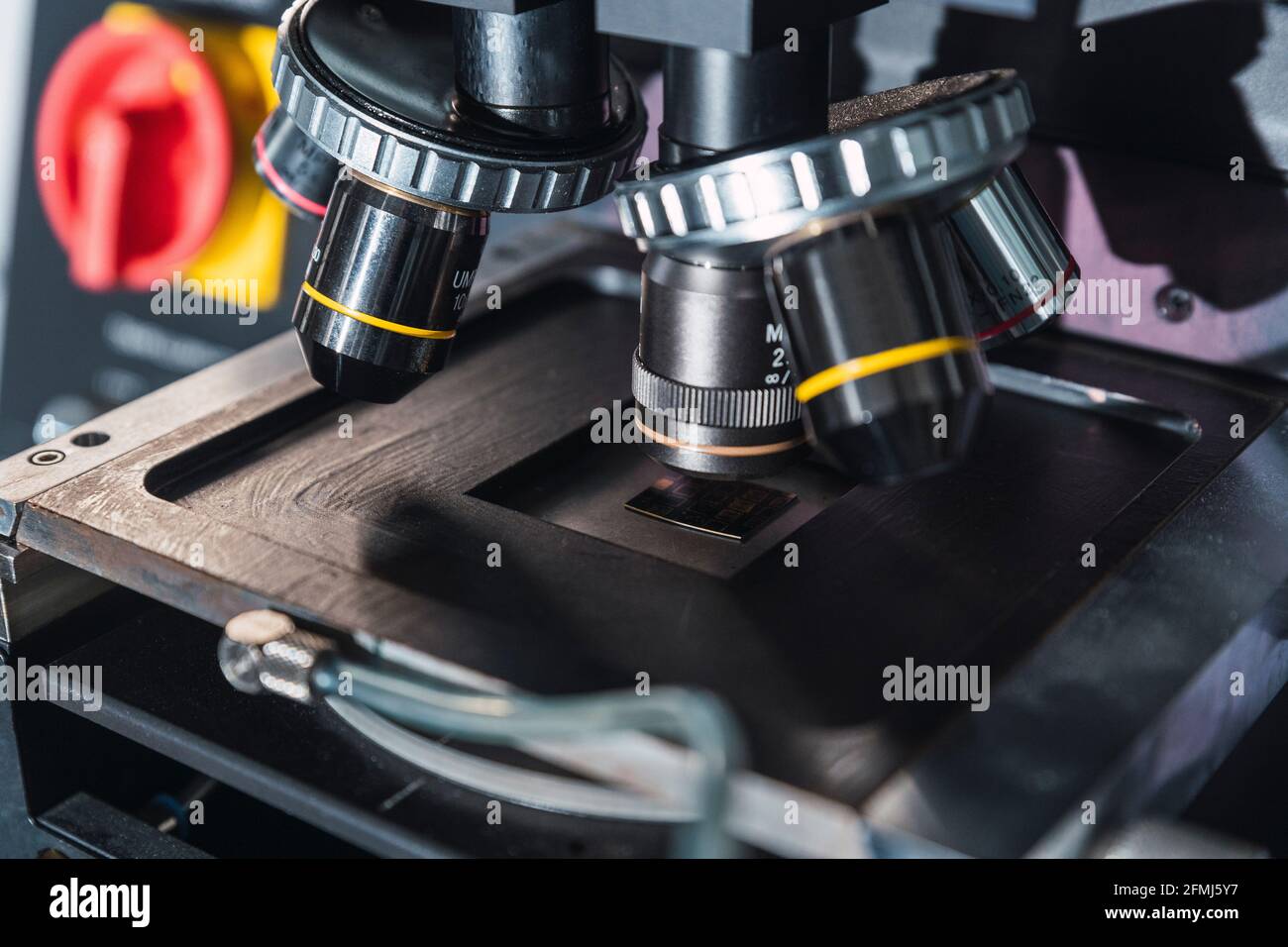 Electron microscope optical microscope hi-res stock photography and ...