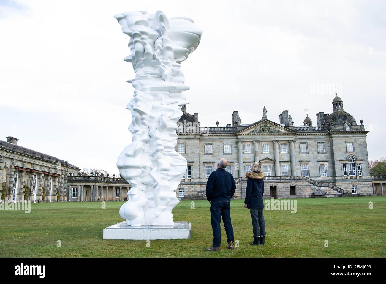 Mean average sculpture cragg in hi-res stock photography and images - Alamy