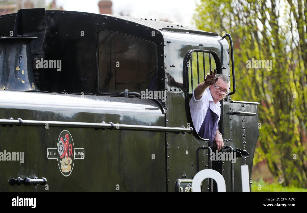 Tenterden, UK. 10th May 2021. Back on track. Volunteer crew back in the ...