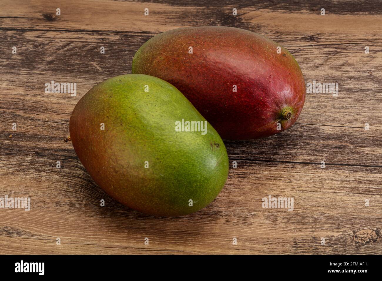 Sweet ripe tropical green mango fruit Stock Photo - Alamy