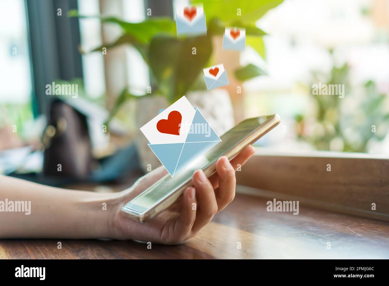 Smartphone typing keyboard close up hi-res stock photography and images ...