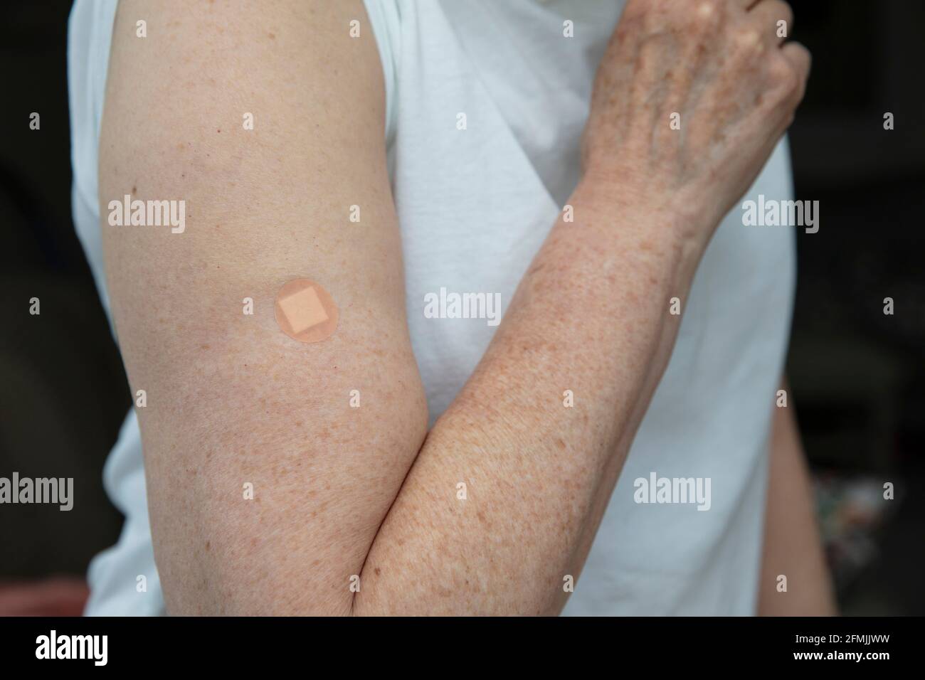 Woman injection arm hi-res stock photography and images - Alamy