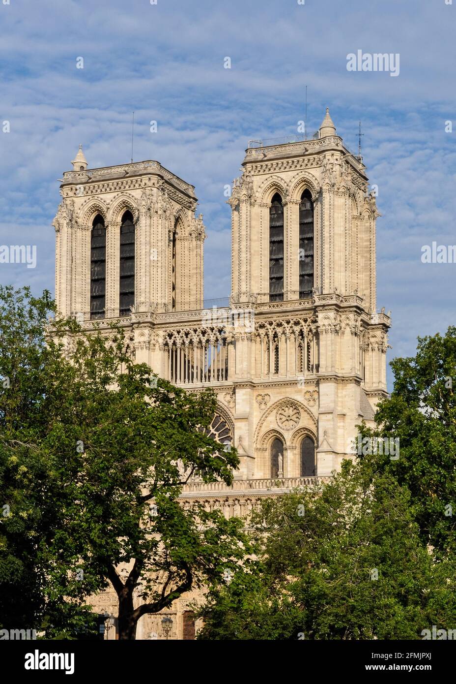 Parisian gothic architecture hi-res stock photography and images - Alamy