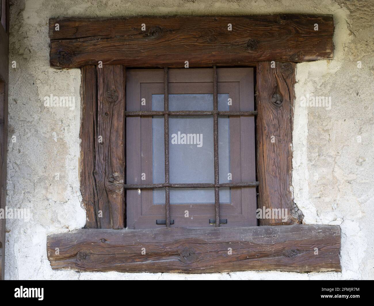 Old wood cabin house window Stock Photo - Alamy