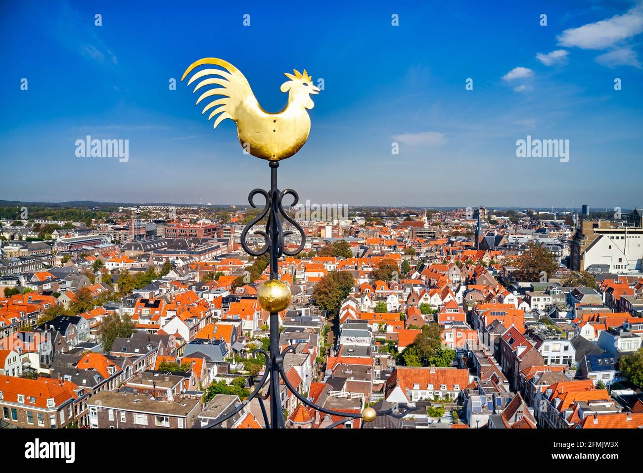 Golden rooster hi-res stock photography and images - Alamy