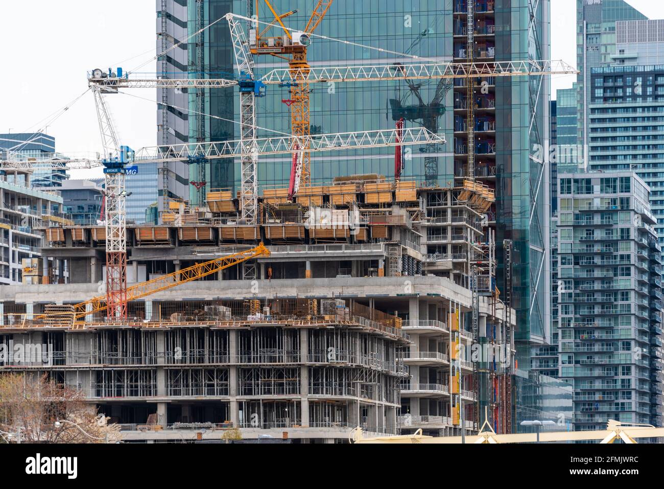 Downtown toronto construction hi-res stock photography and images - Alamy