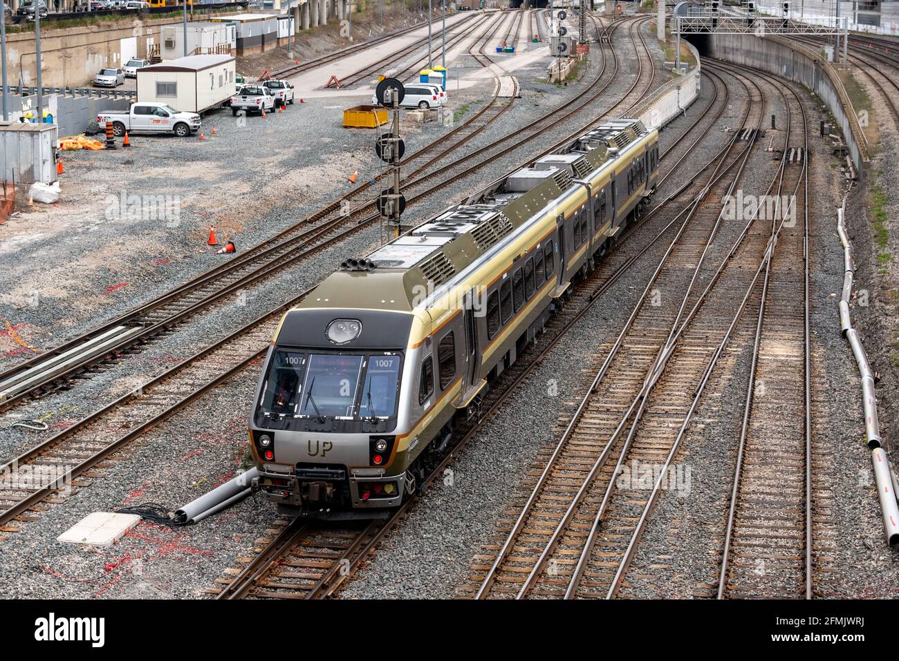 UP express train service between Union Station and Pearson Airport in ...