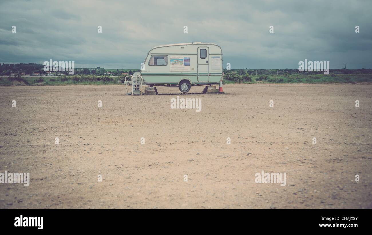 Dilapidated old caravan hi-res stock photography and images - Alamy