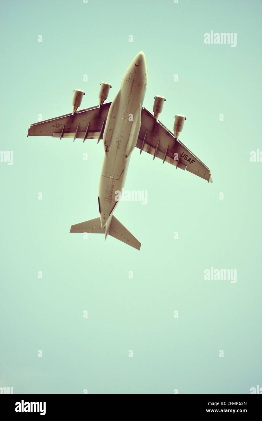 Military cargo aircraft hi-res stock photography and images - Alamy