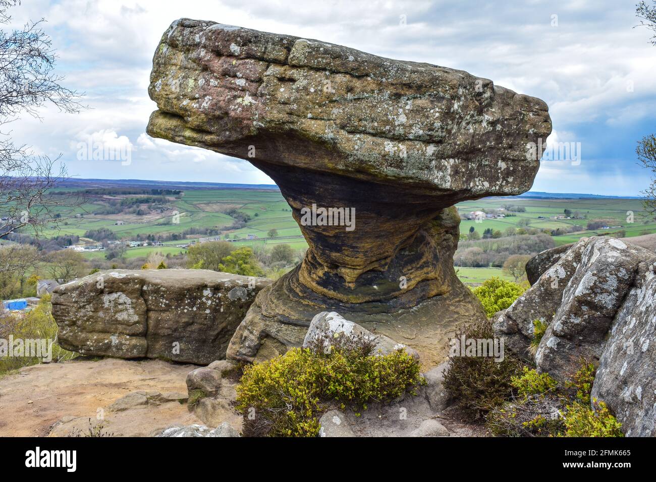 North yorkshire heather rock hi-res stock photography and images - Alamy