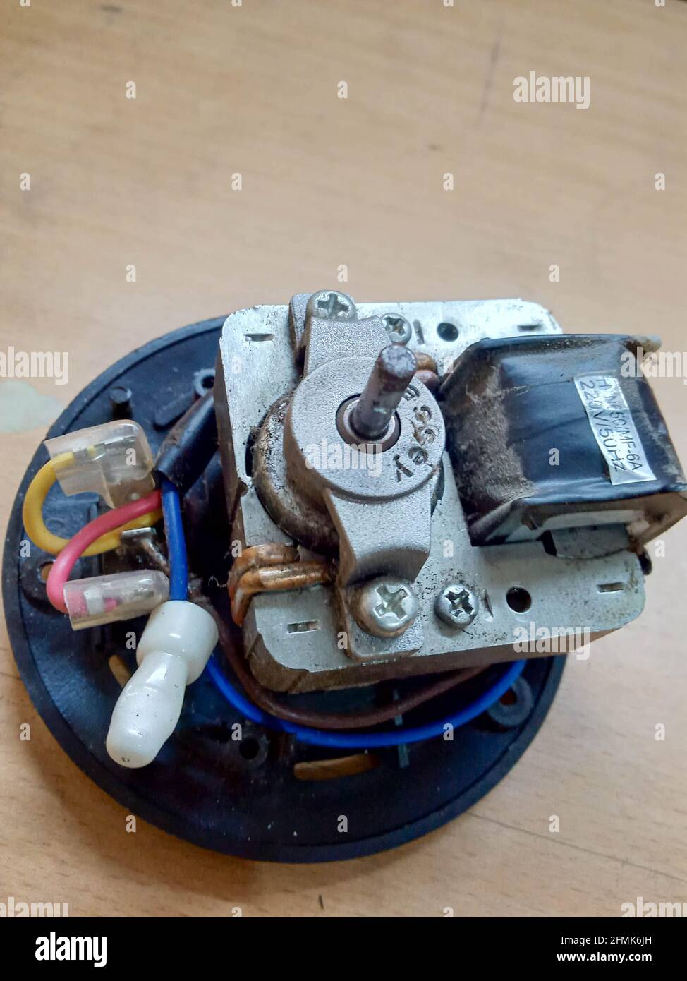 Electric table fan computer hi-res stock photography and images - Alamy