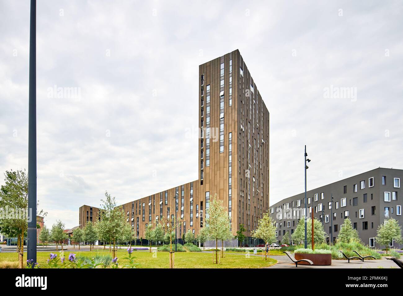 Water building over water hi-res stock photography and images - Alamy
