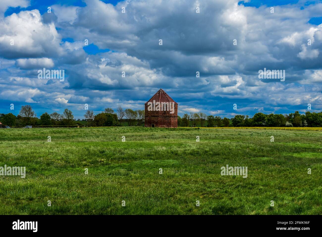 Brick Barn High Resolution Stock Photography and Images - Alamy