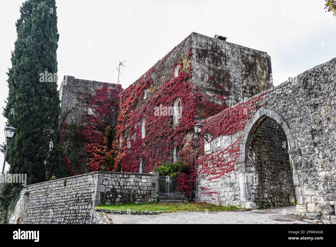 Il Castello di Aviano Stock Photo - Alamy