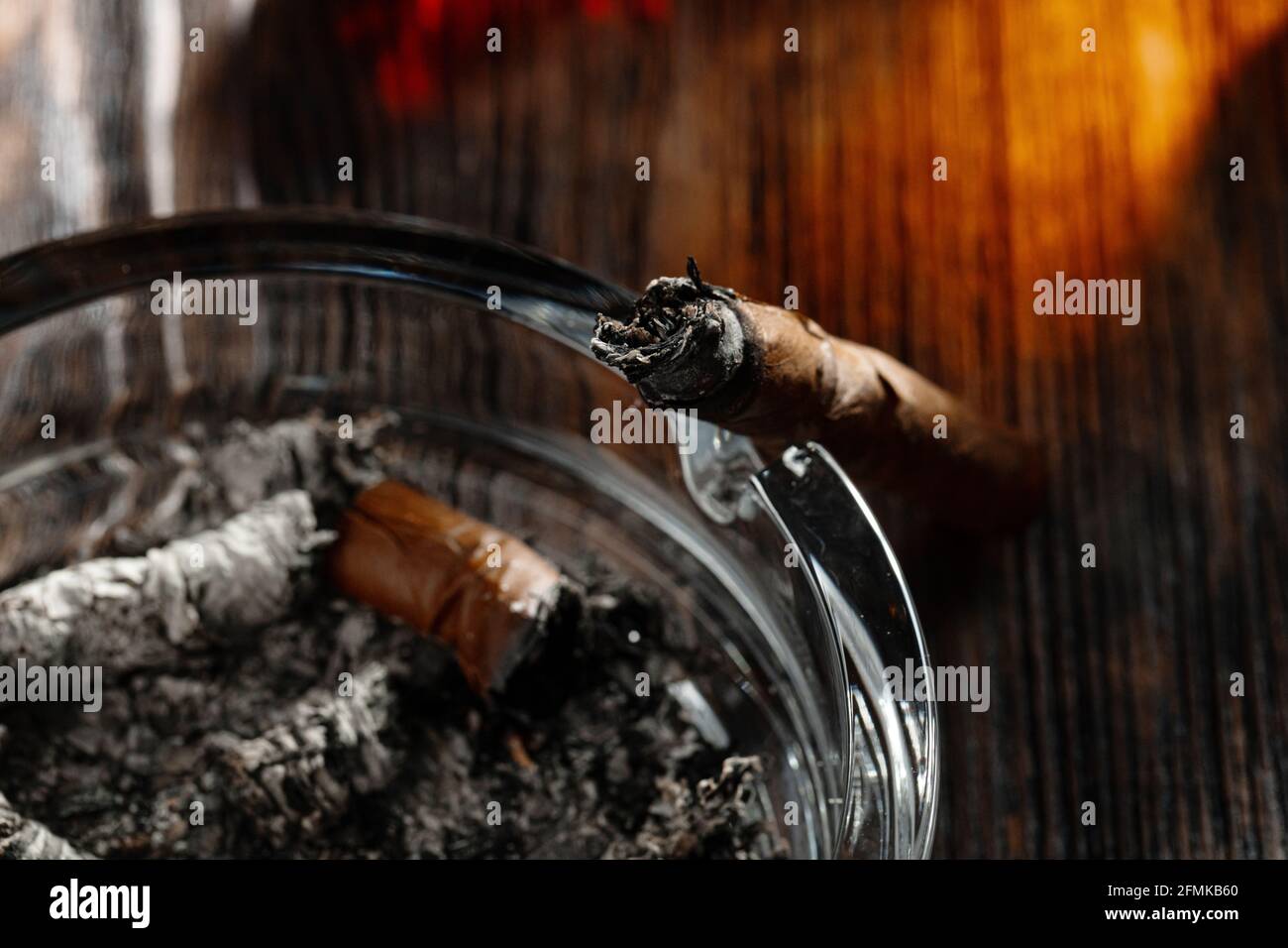Cigar ash tray hi-res stock photography and images - Alamy