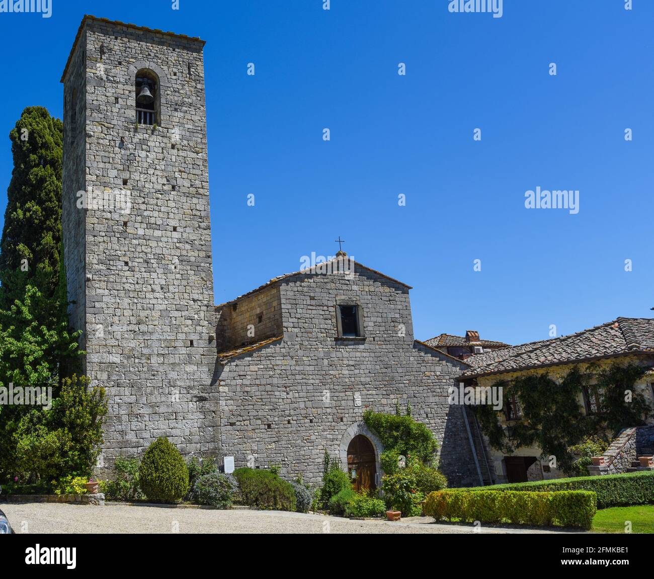 Chiesa romanica storica hi-res stock photography and images - Alamy