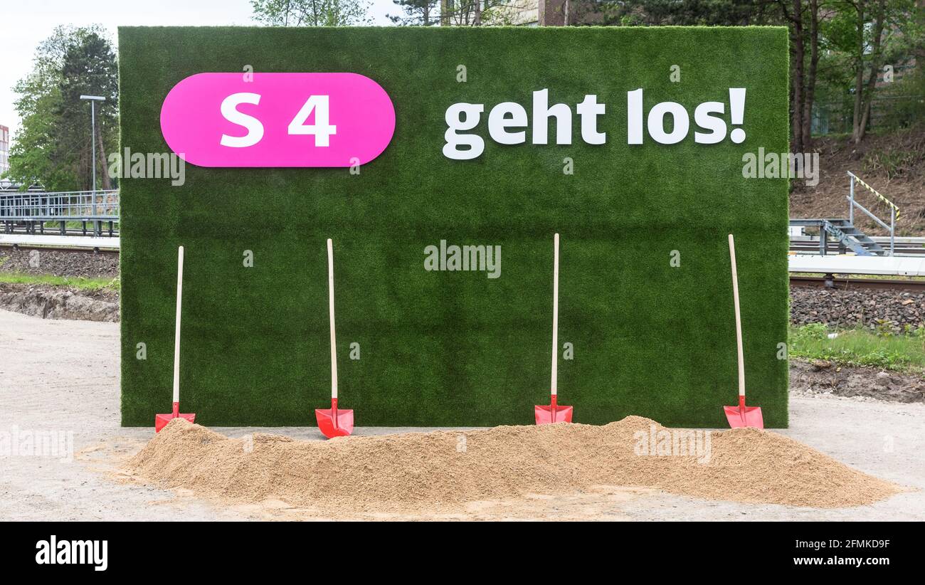 Hamburg, Germany. 10th May, 2021. A billboard with the inscription "S4 ...