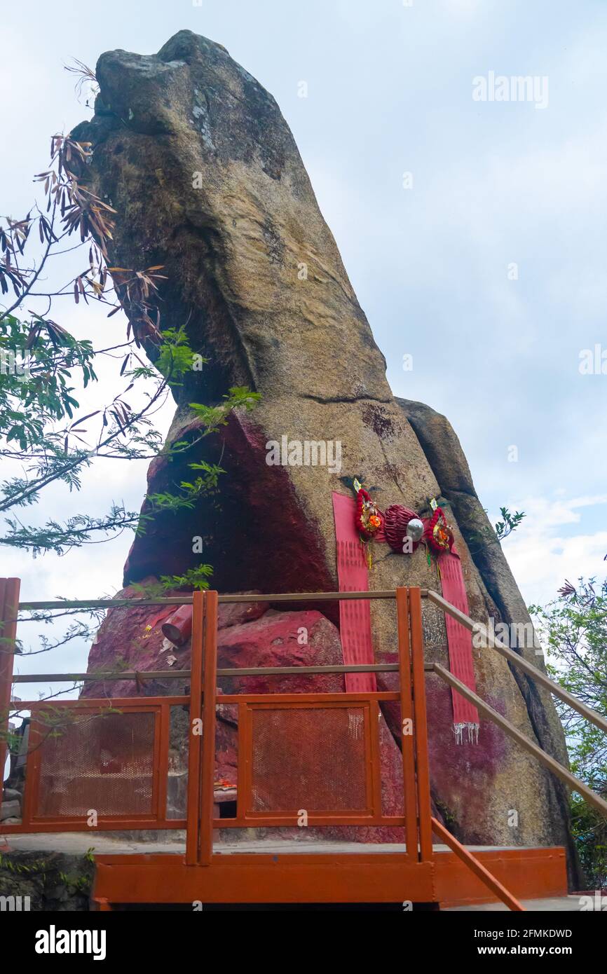 Kitty-corner view of the Lovers Stone in short distance Stock Photo - Alamy