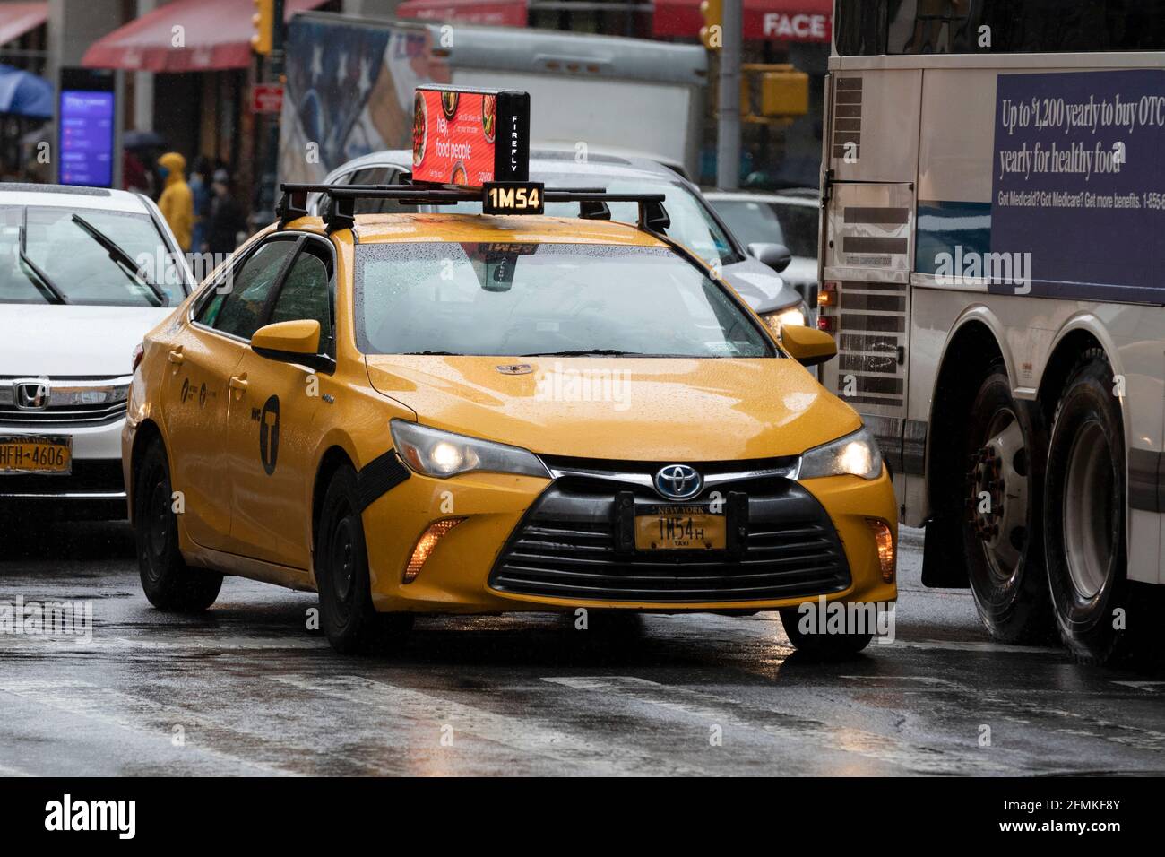Yellow taxi cab in hi-res stock photography and images - Alamy
