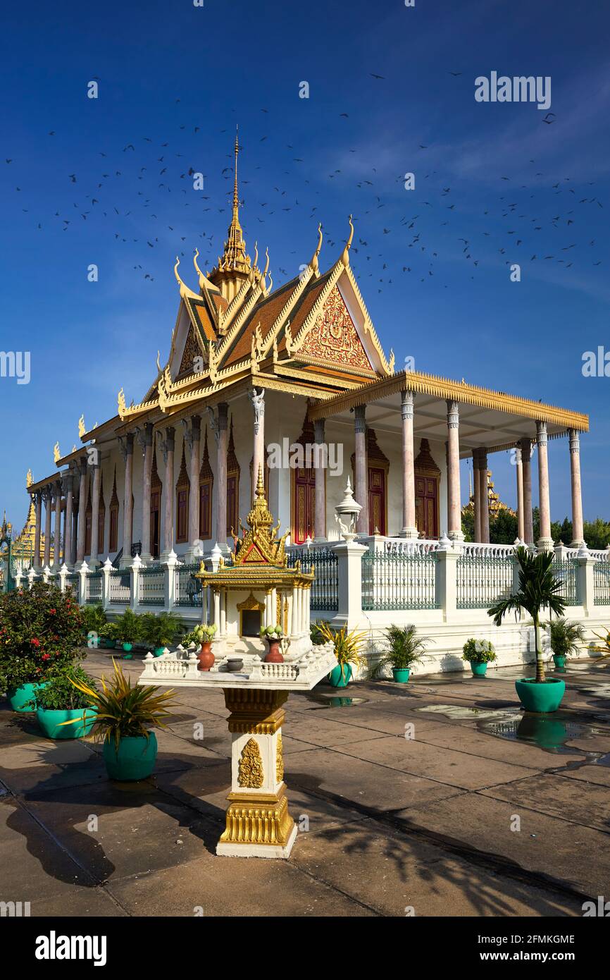 Throne hall hi-res stock photography and images - Alamy