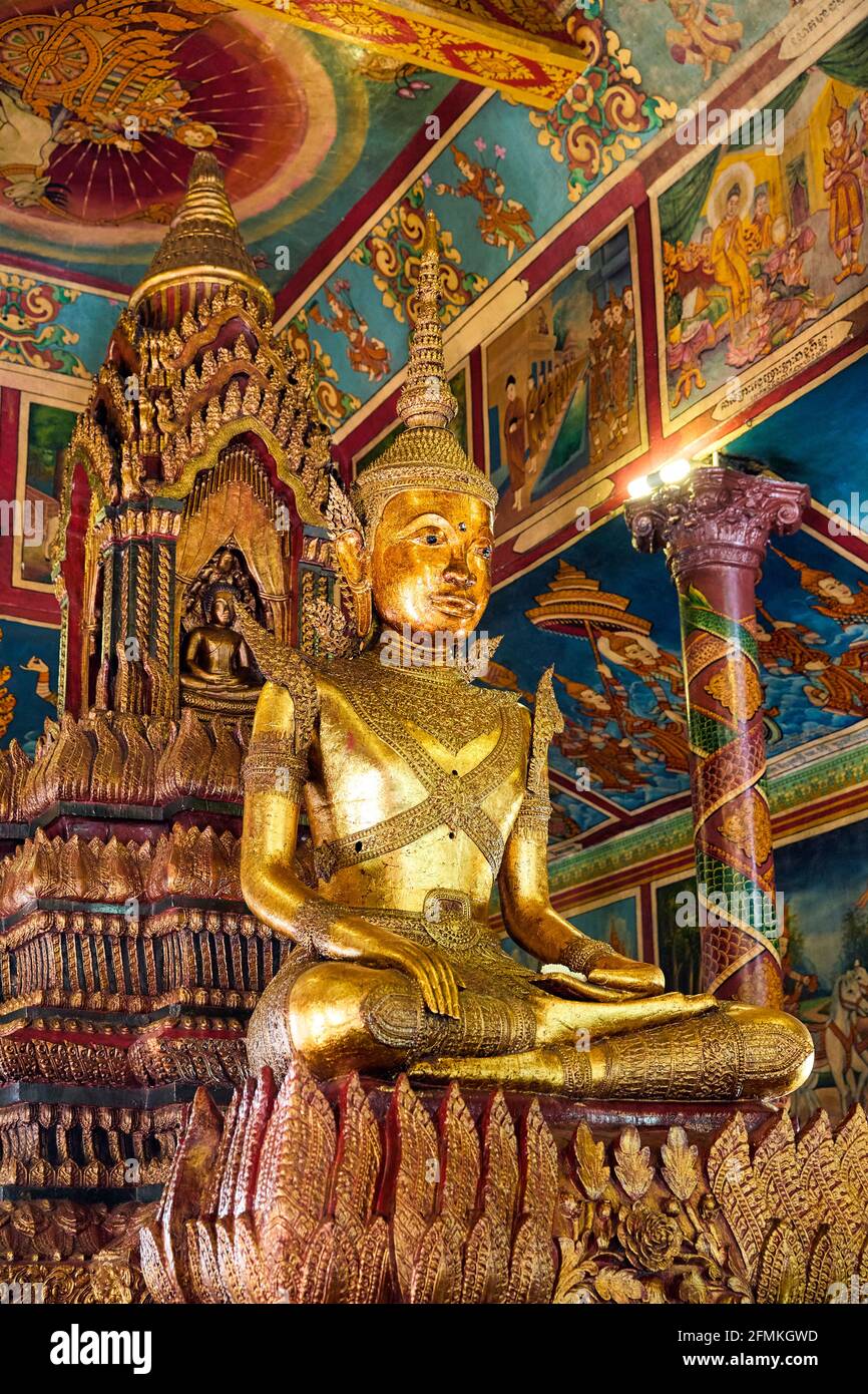 The golden interiors of the Wat Phnom Temple in Phnom Penh, Cambodia ...