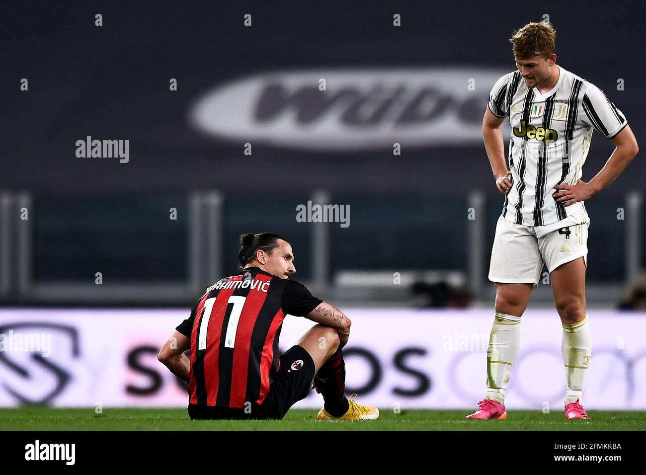 Knee injury serie hi-res stock photography and images - Alamy