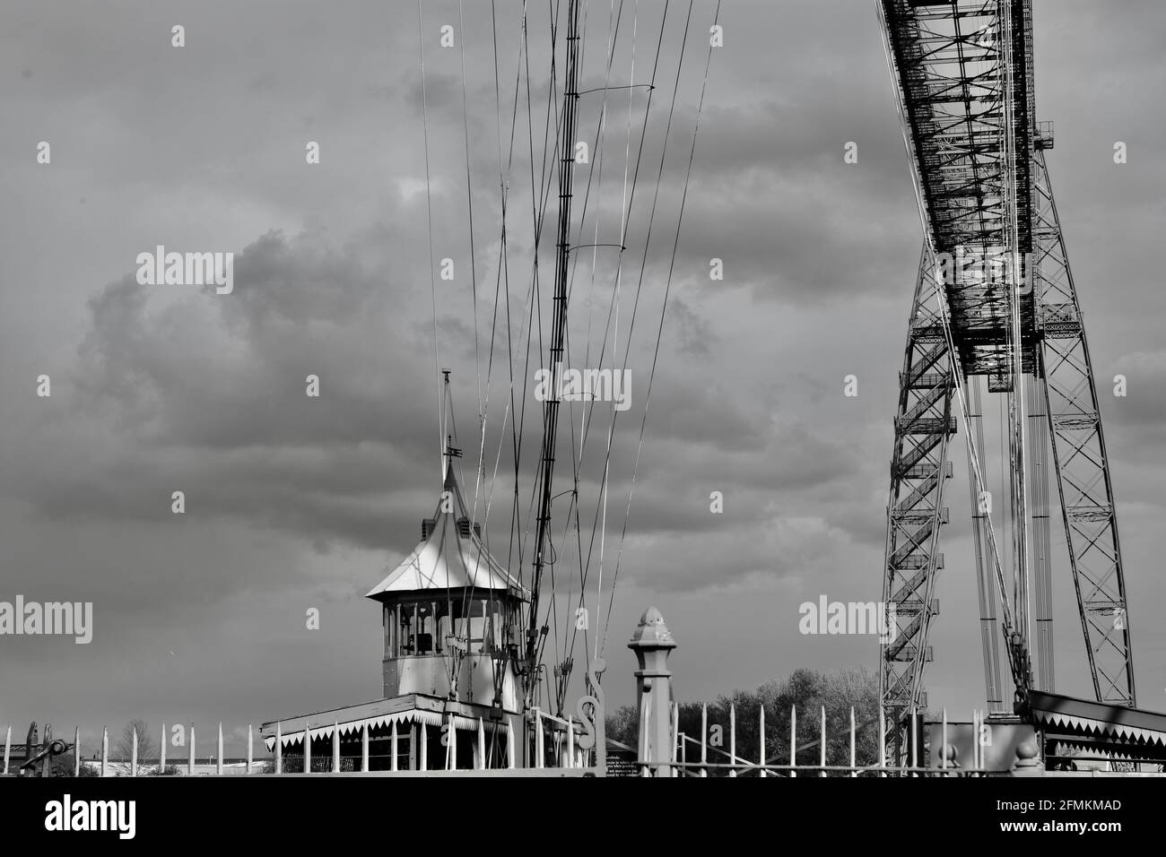 Newport Transporter Bridge, constructed in 1902 crosses the River Usk ...