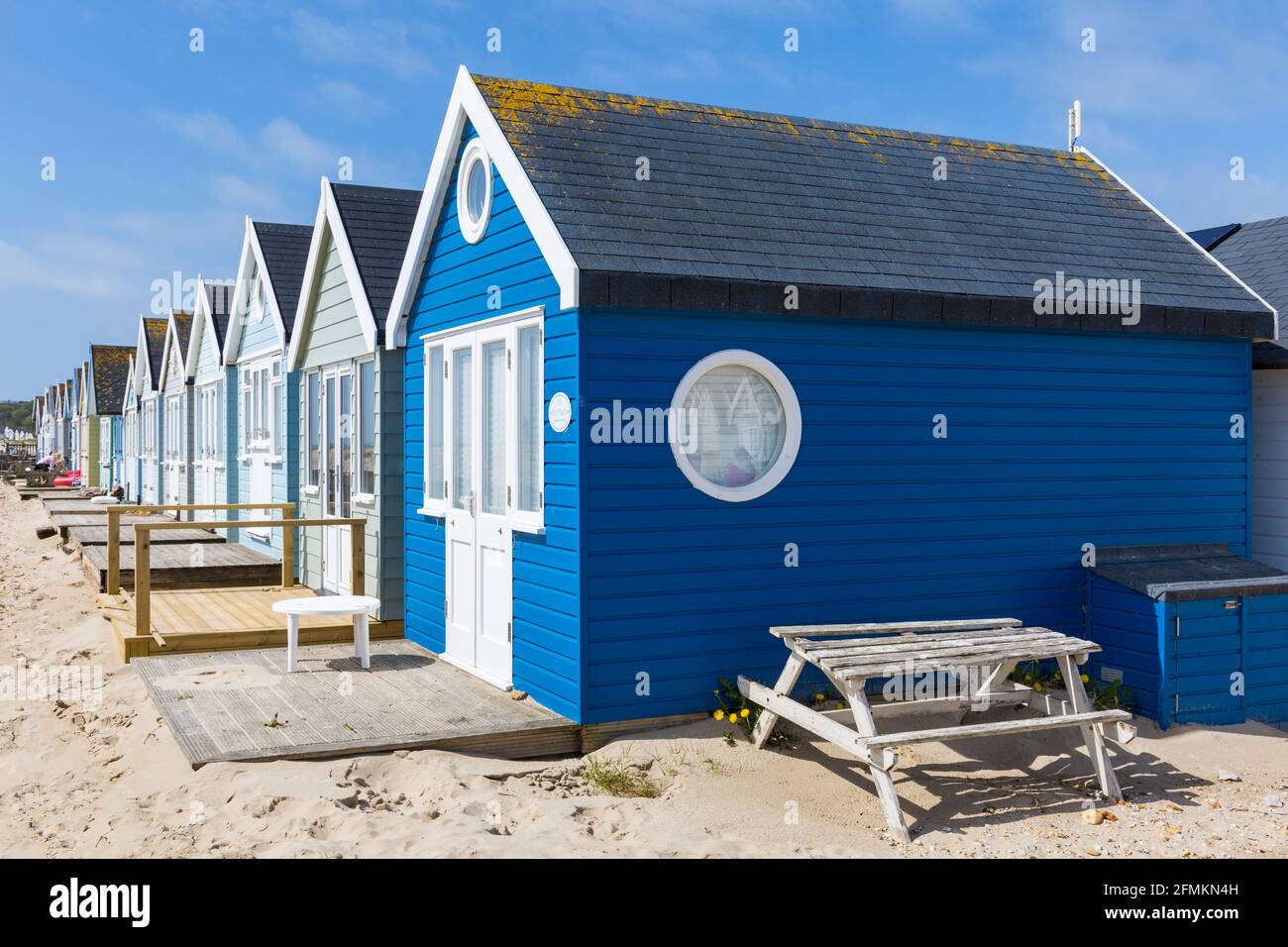 Mudeford spit beach huts hi-res stock photography and images - Alamy