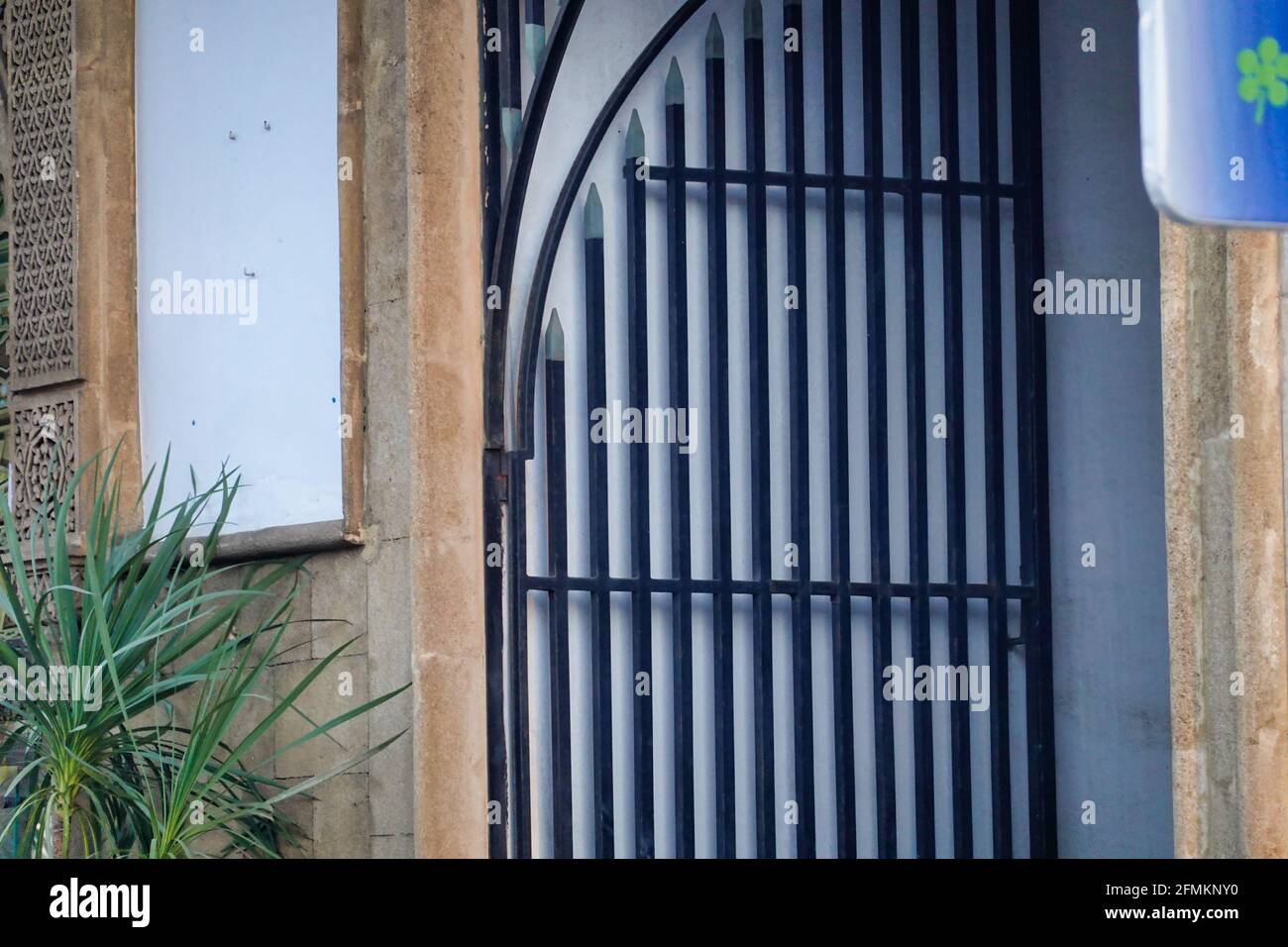 Old metal single gate hi-res stock photography and images - Alamy