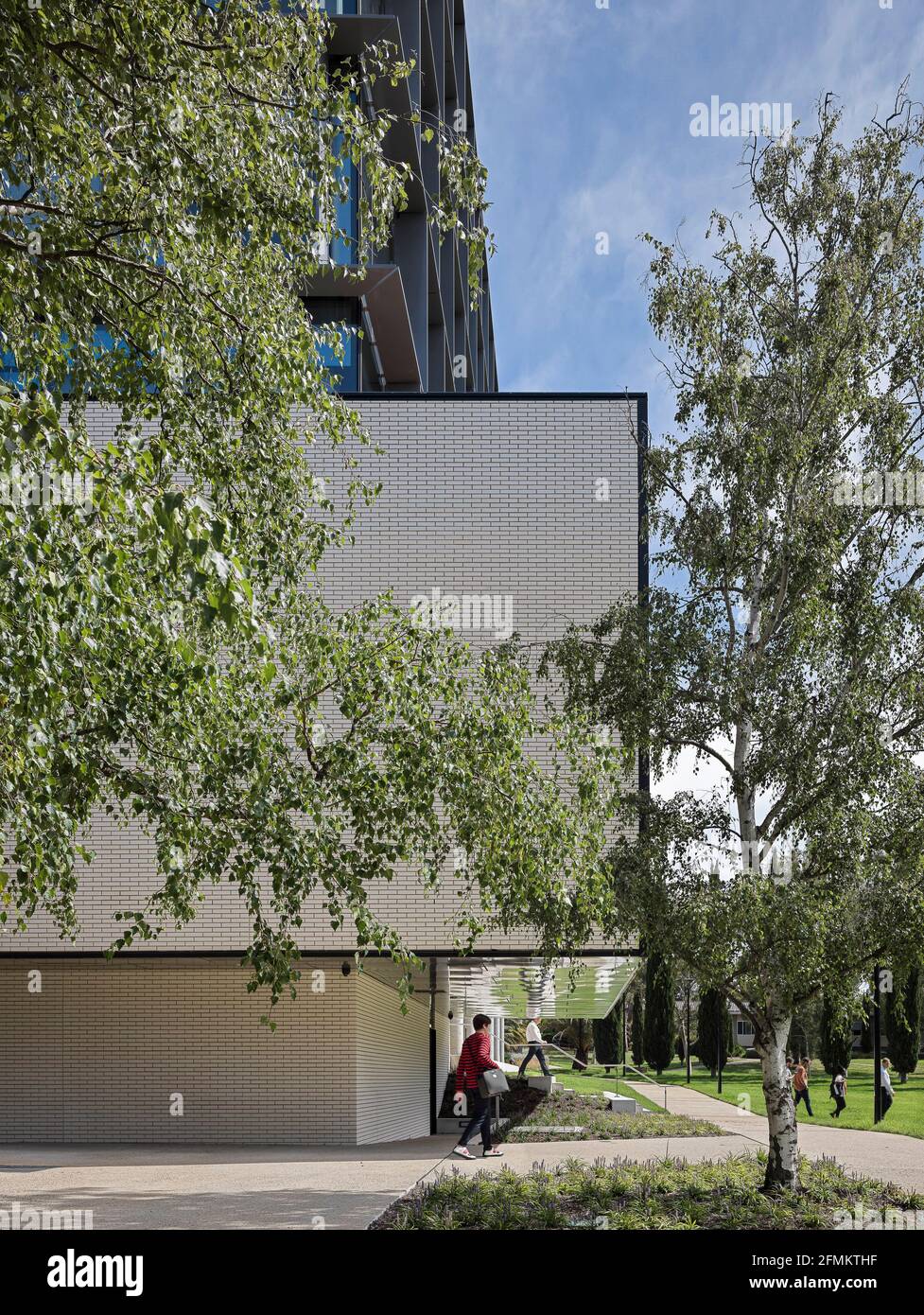 Cantilevered lecture theatre. ANU Research School of Social Sciences ...