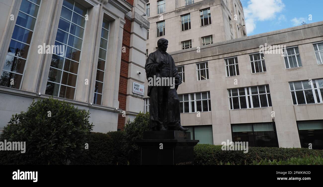 Faraday statue hi-res stock photography and images - Alamy