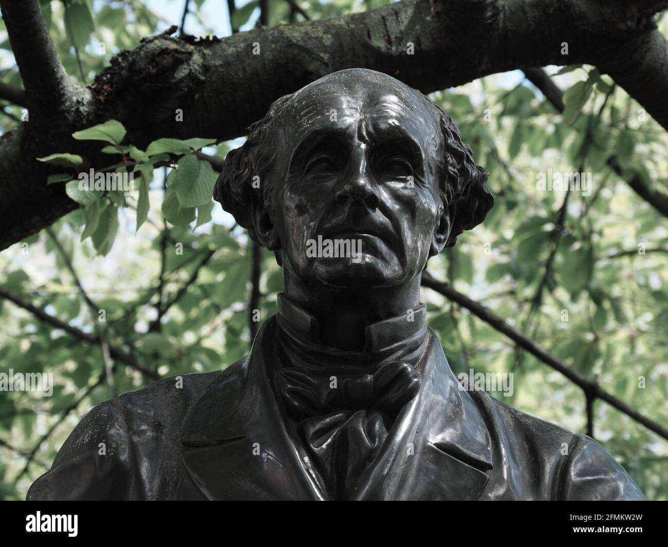 John stuart mill statue hi-res stock photography and images - Alamy