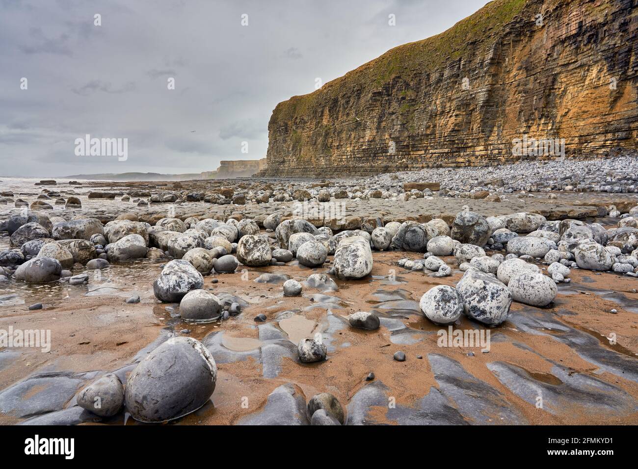 Monknash beach hi-res stock photography and images - Alamy