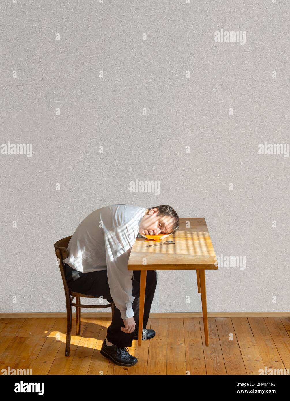 Murder mystery dinner hi-res stock photography and images - Alamy