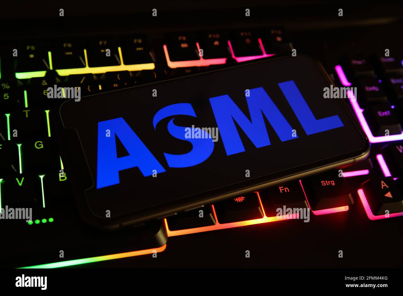 Asml holding logo hi-res stock photography and images - Alamy