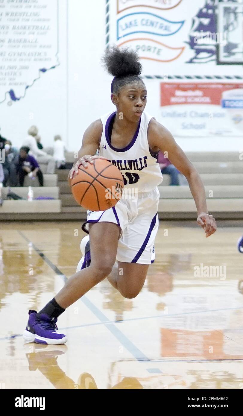 High school girls basket ball hi-res stock photography and images - Alamy
