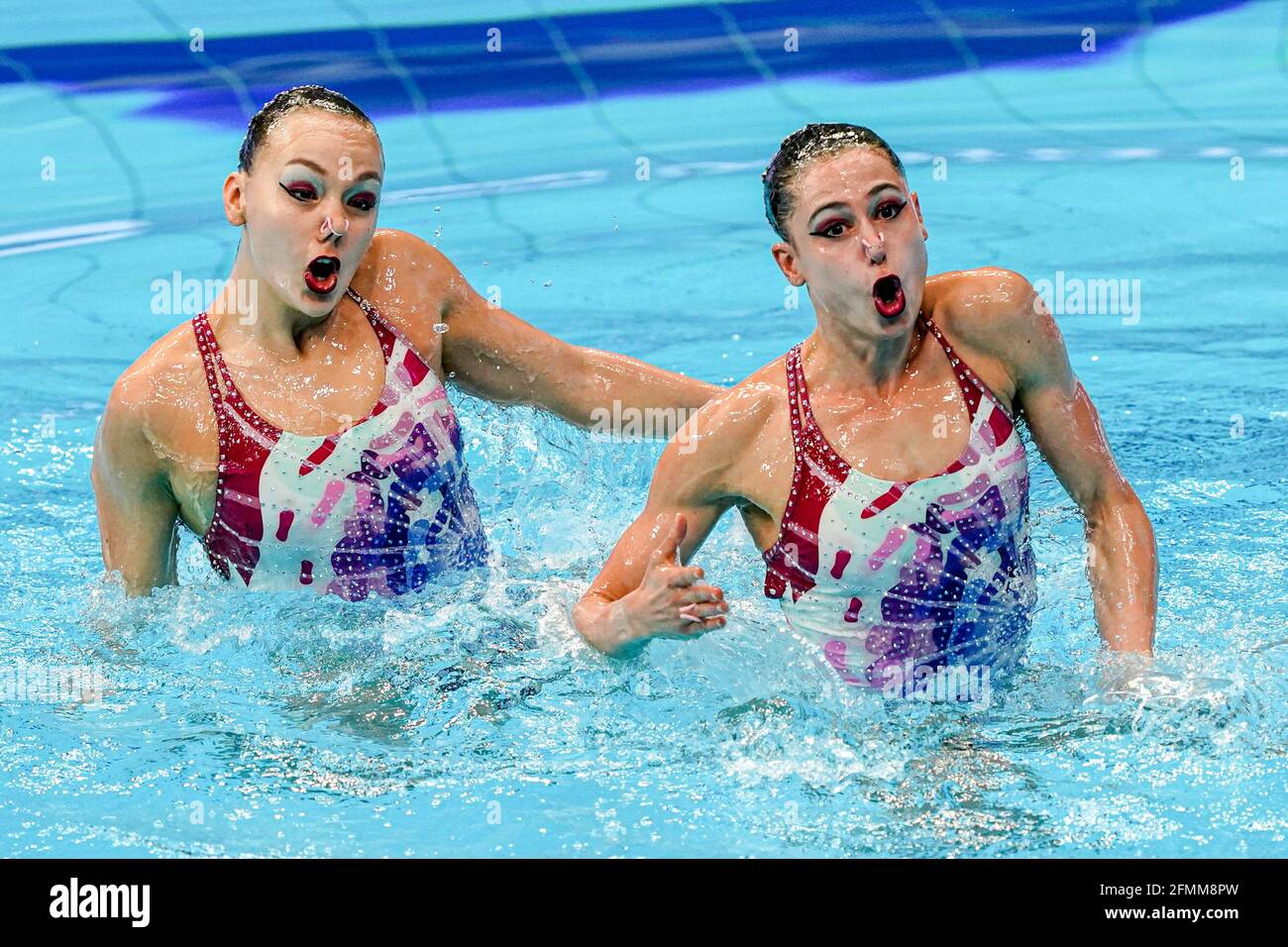 Artistic swim duet hi-res stock photography and images - Alamy