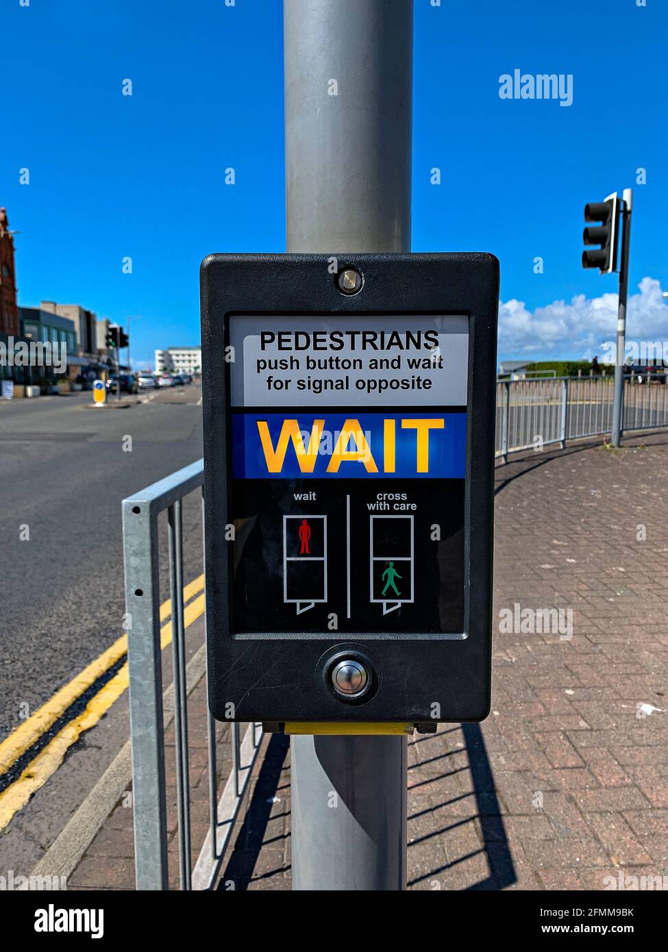Pedestrian light controlled crossing hi-res stock photography and ...