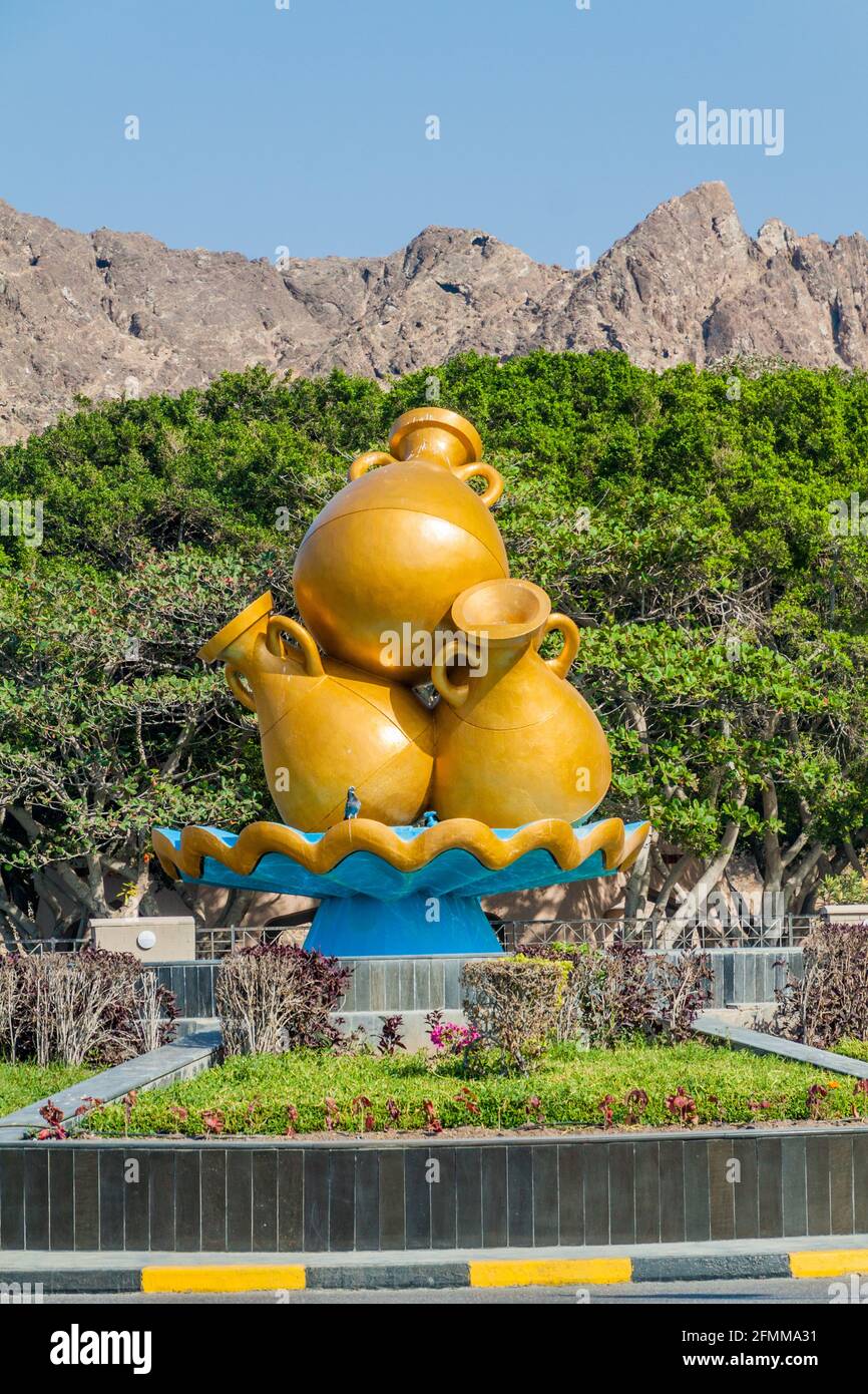 MUSCAT, OMAN - FEBRUARY 22, 2017: Sculpture at Mutrah Corniche in ...