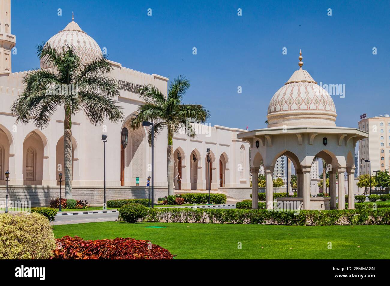 Modern islamic architecture sultanate of oman hi-res stock photography ...
