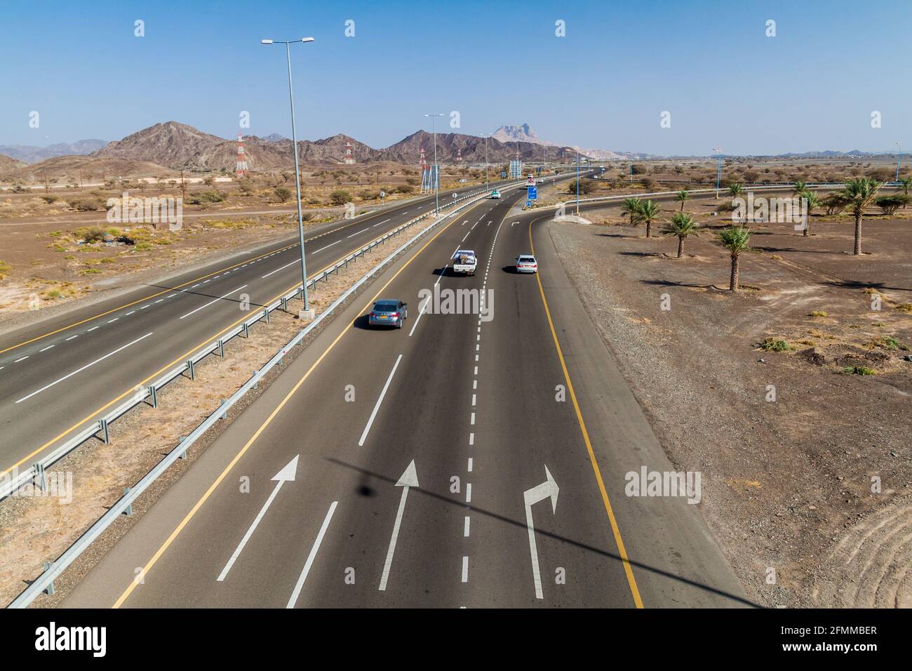 Highway desert road oman hi-res stock photography and images - Alamy